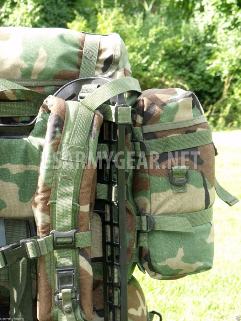 Molle II Woodland Camouflage Sustainment Pouch – US Army Gear